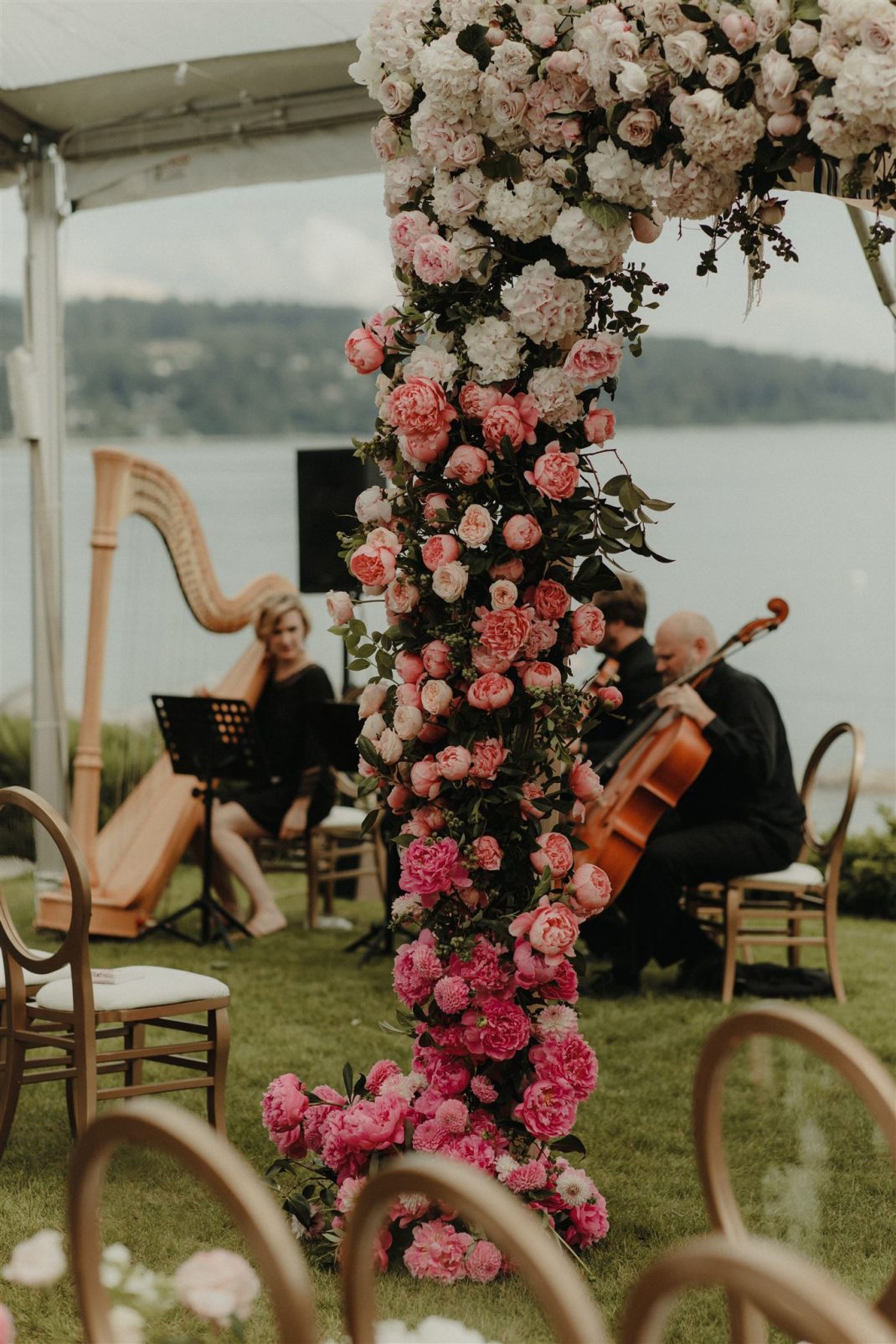 A Boho-Chic Oceanside Garden Wedding on The Sunshine Coast, Canada ...