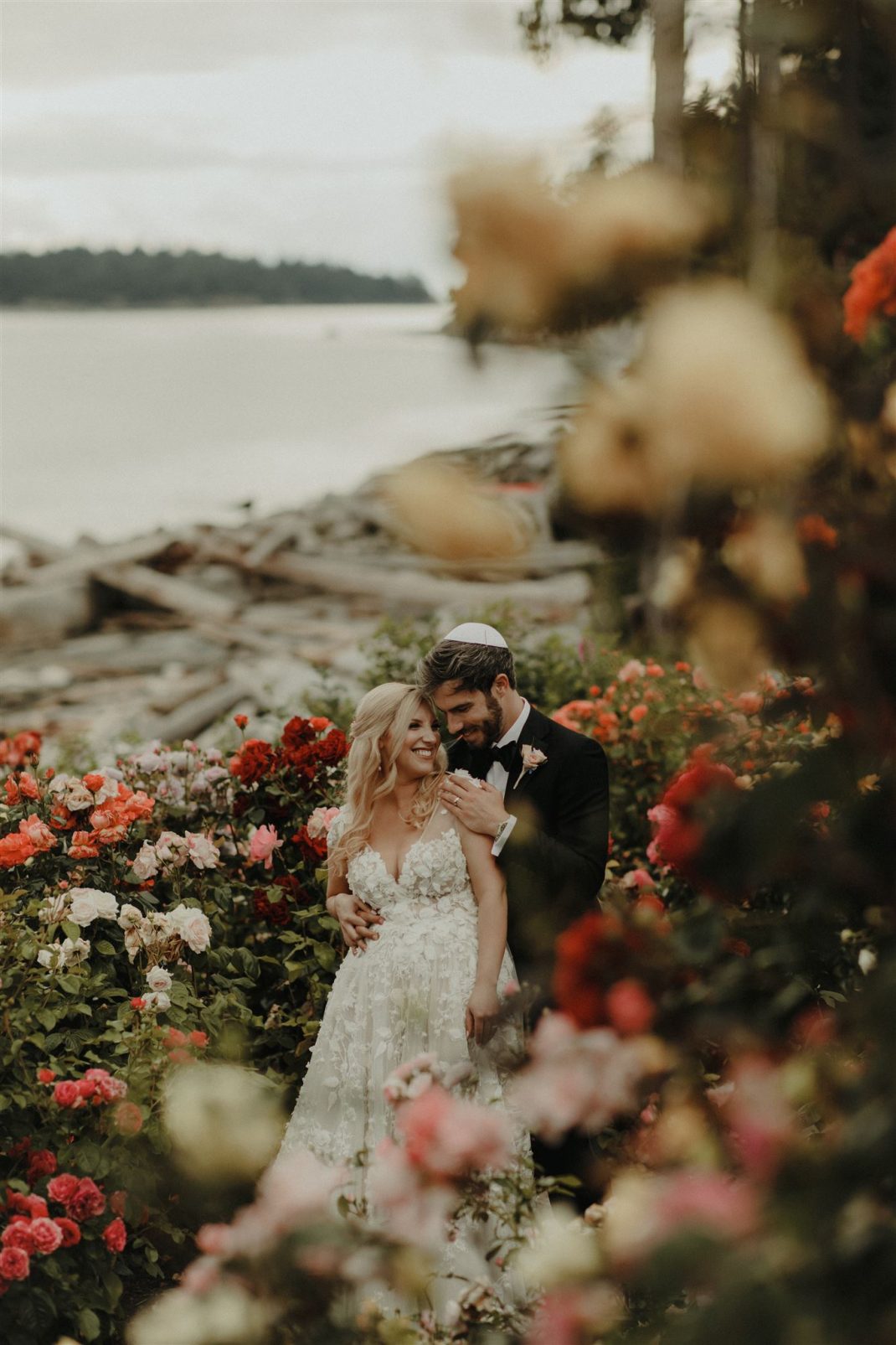 A Boho-Chic Oceanside Garden Wedding on The Sunshine Coast, Canada ...