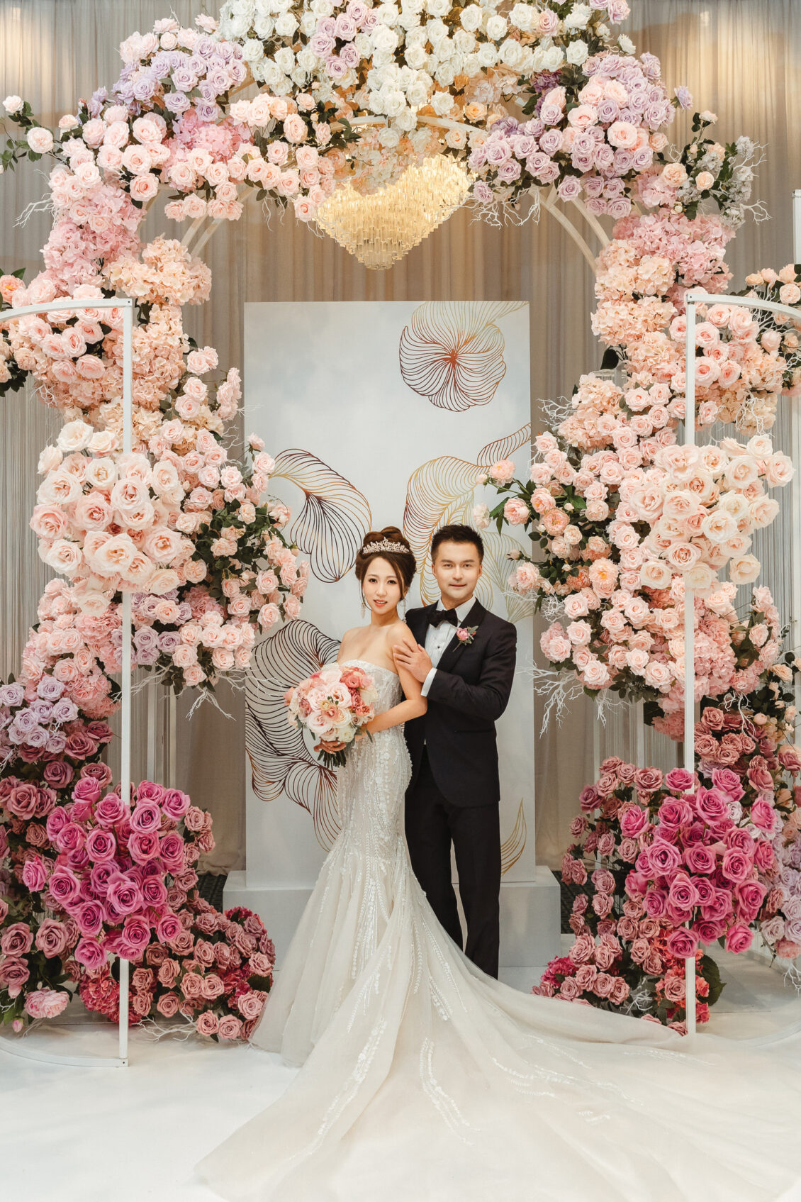 You'll Love The Swirling Floral Towers at This Pretty Pink Wedding ...
