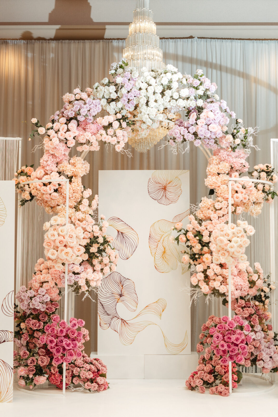 You'll Love The Swirling Floral Towers at This Pretty Pink Wedding ...