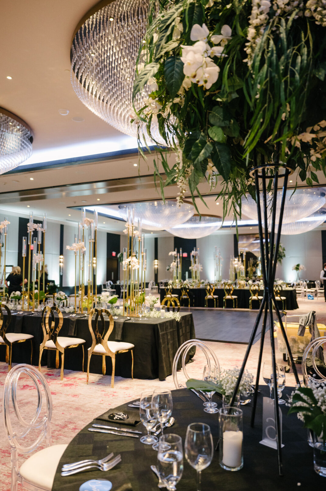 A Modern Version of a 1920s Miami x Great Gatsby-Inspired Wedding ~ WedLuxe