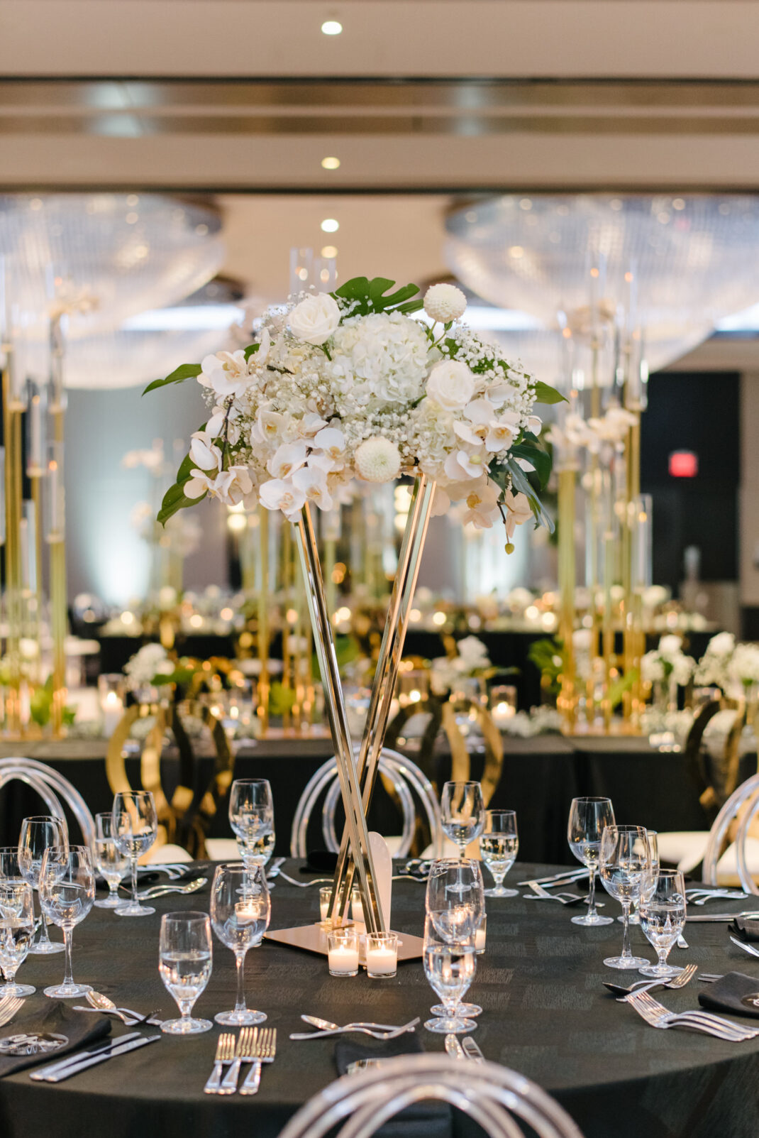 A Modern Version of a 1920s Miami x Great Gatsby-Inspired Wedding ~ WedLuxe