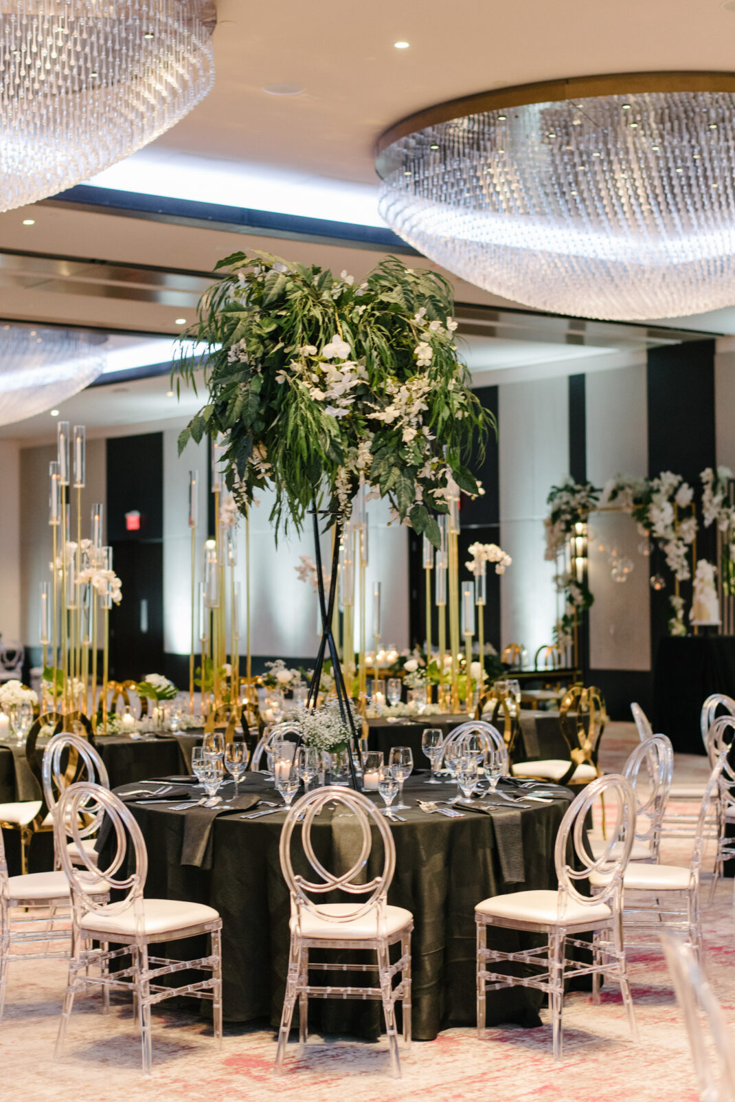 A Modern Version of a 1920s Miami x Great Gatsby-Inspired Wedding ~ WedLuxe