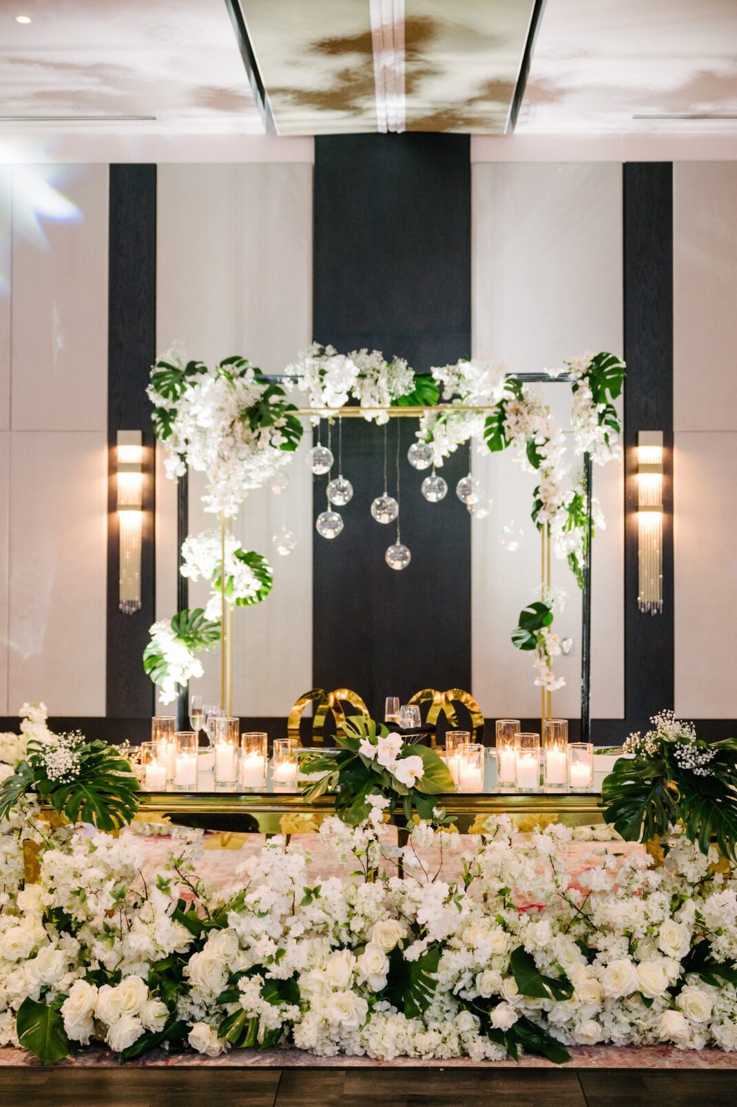A Modern Version of a 1920s Miami x Great Gatsby-Inspired Wedding ~ WedLuxe